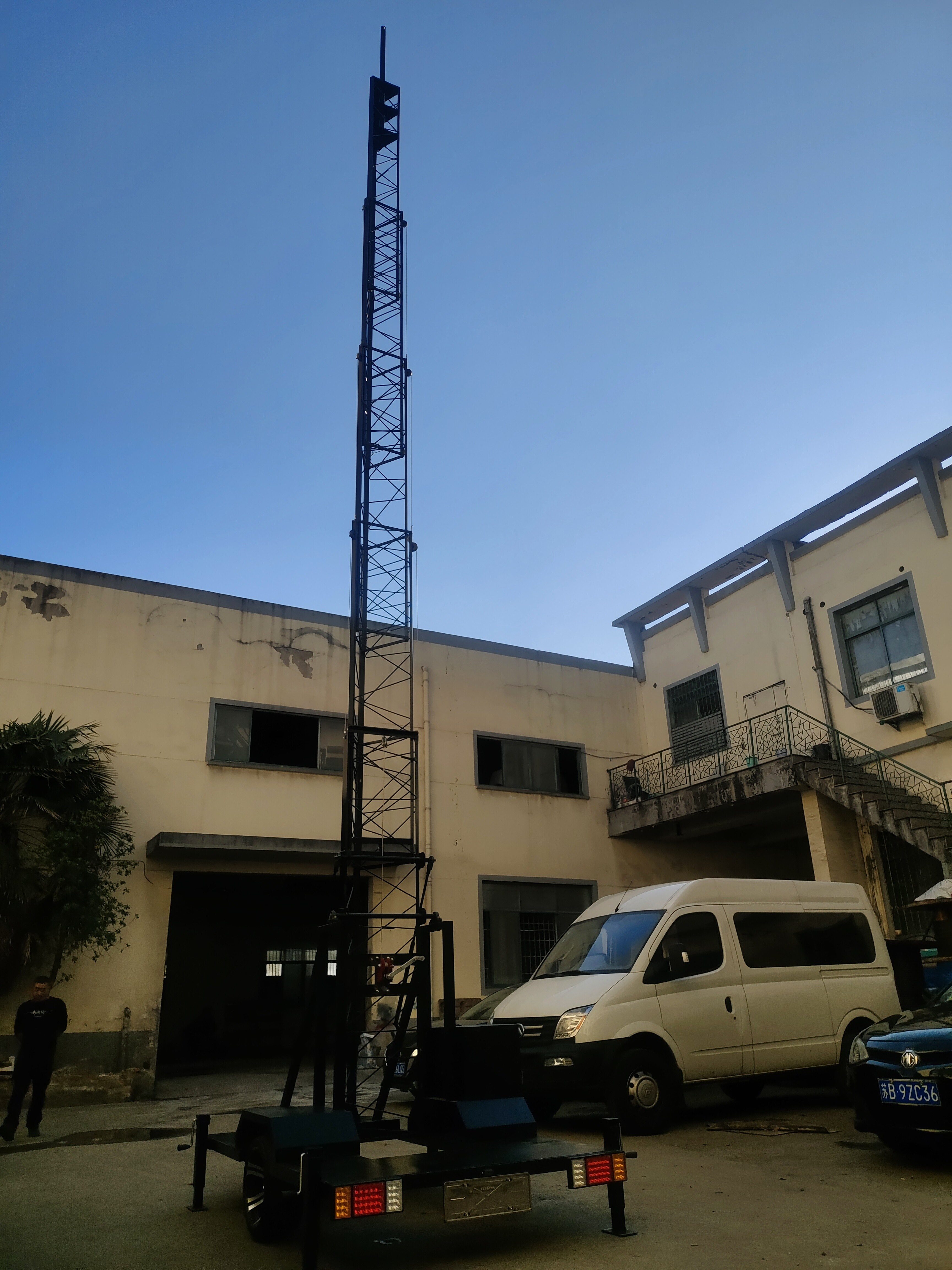 30m 25m 20m Cell On Wheels COW Telecom Mobile Towers Cell Tower Portable