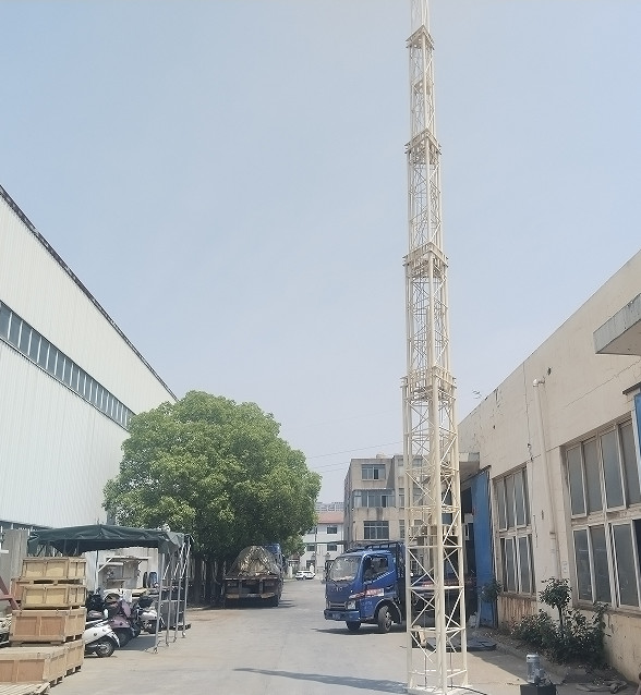 25m Telescopic Tower Height Fast Deployment Trailer Tower With Shelter ...